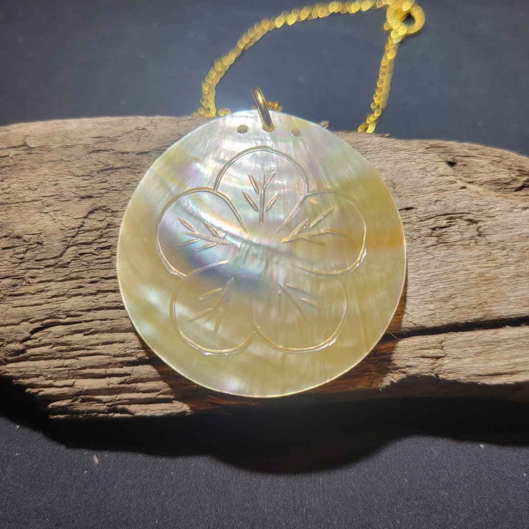 Flower Shell Necklace, Shell Flower Necklace, Hibiscus Pendant, Flower ...