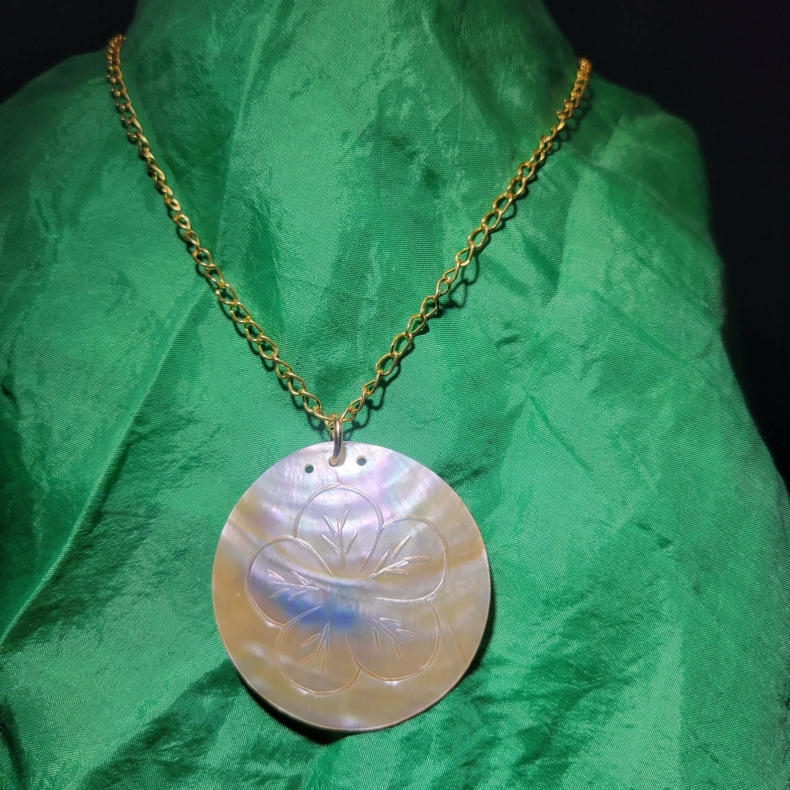 Flower Shell Necklace, Shell Flower Necklace, Hibiscus Pendant, Flower ...