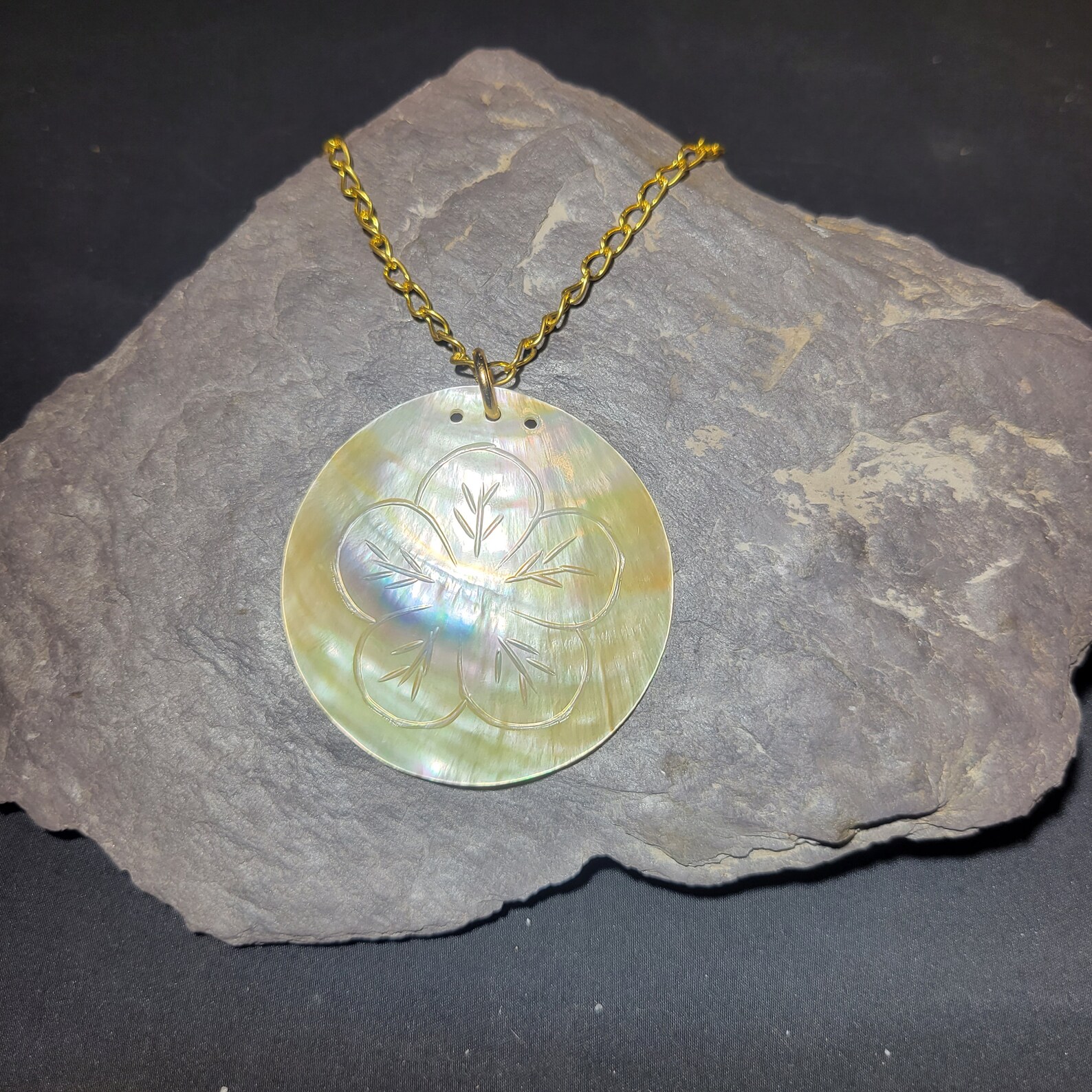 Flower Shell Necklace, Shell Flower Necklace, Hibiscus Pendant, Flower ...