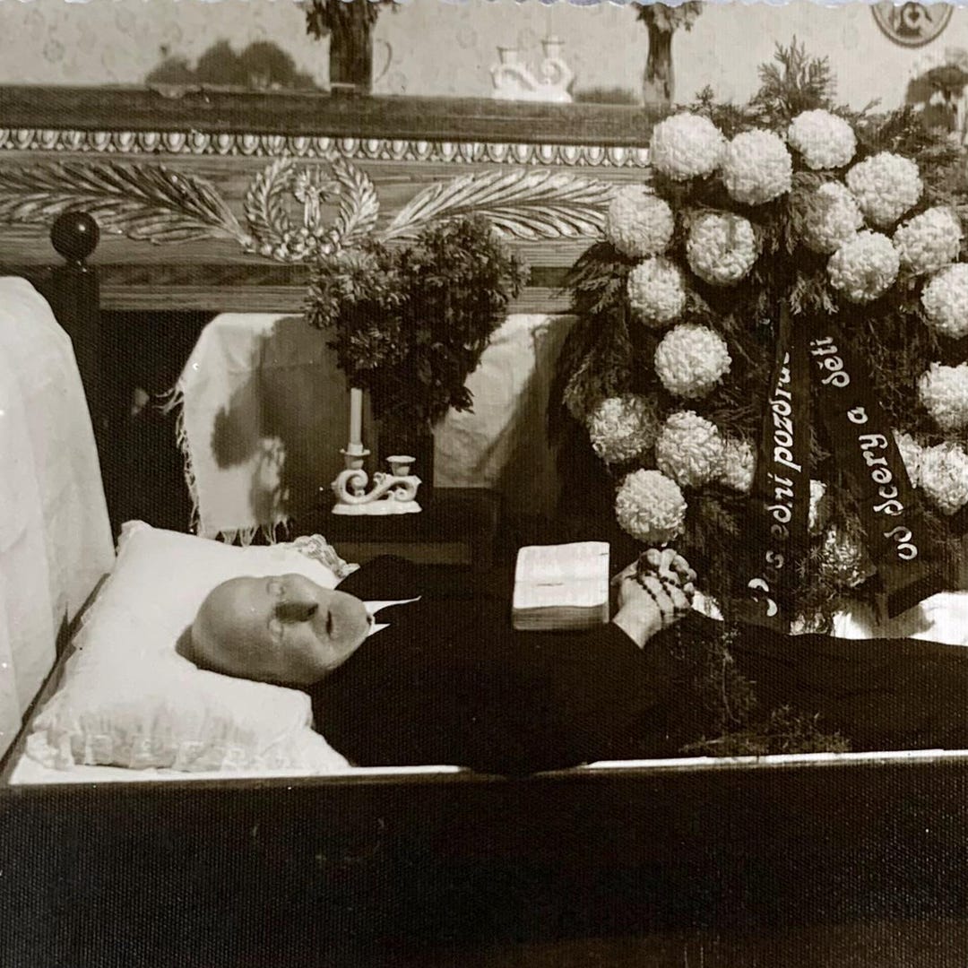 Post Mortem Man in Casket Photo, Vintage Funeral Photography, Funerary ...