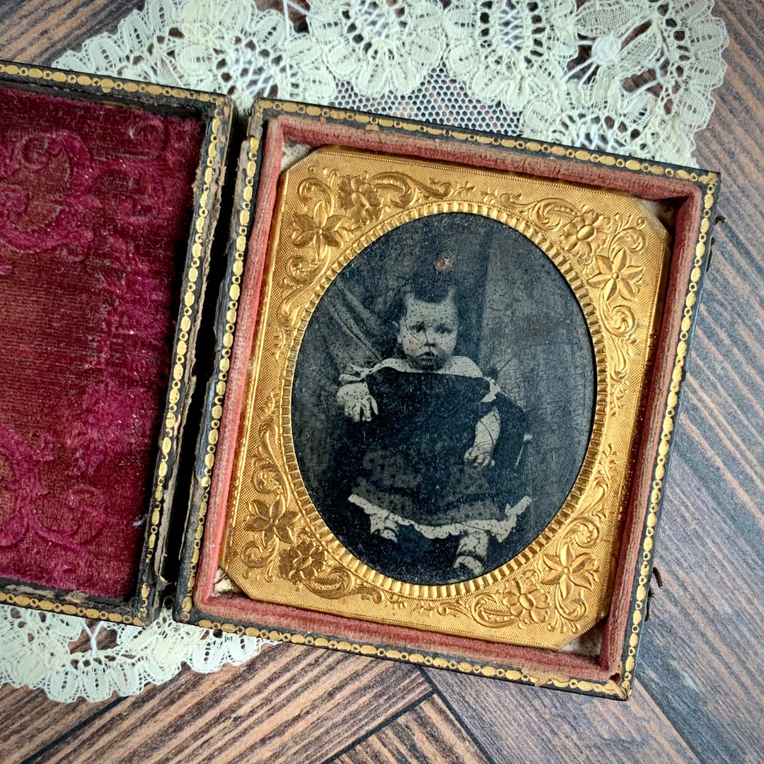 Distressed Hidden Mother Tintype Photo With Secret Cloth Memento ...