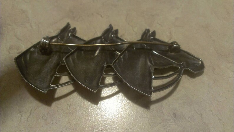 Old Uncas Sterling Triple Horse Head Brooch - Etsy