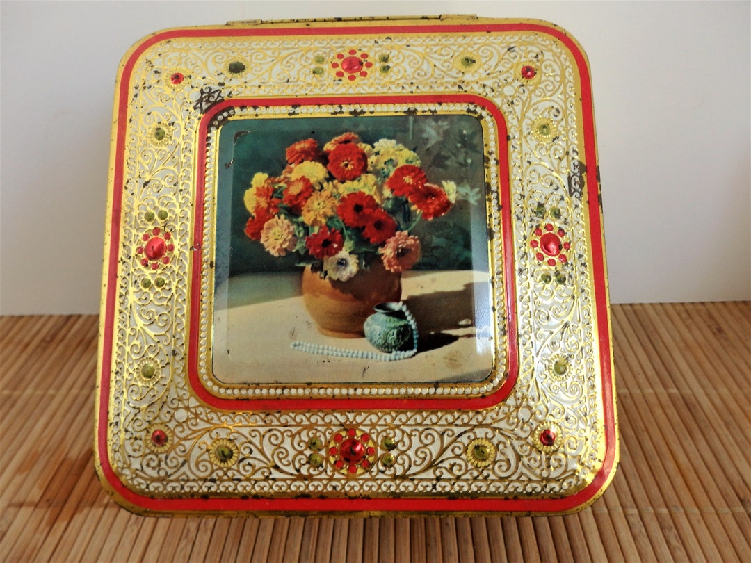 Vintage Dutch Biscuit Tin. Vintage Shabby Tin Container From Holland ...