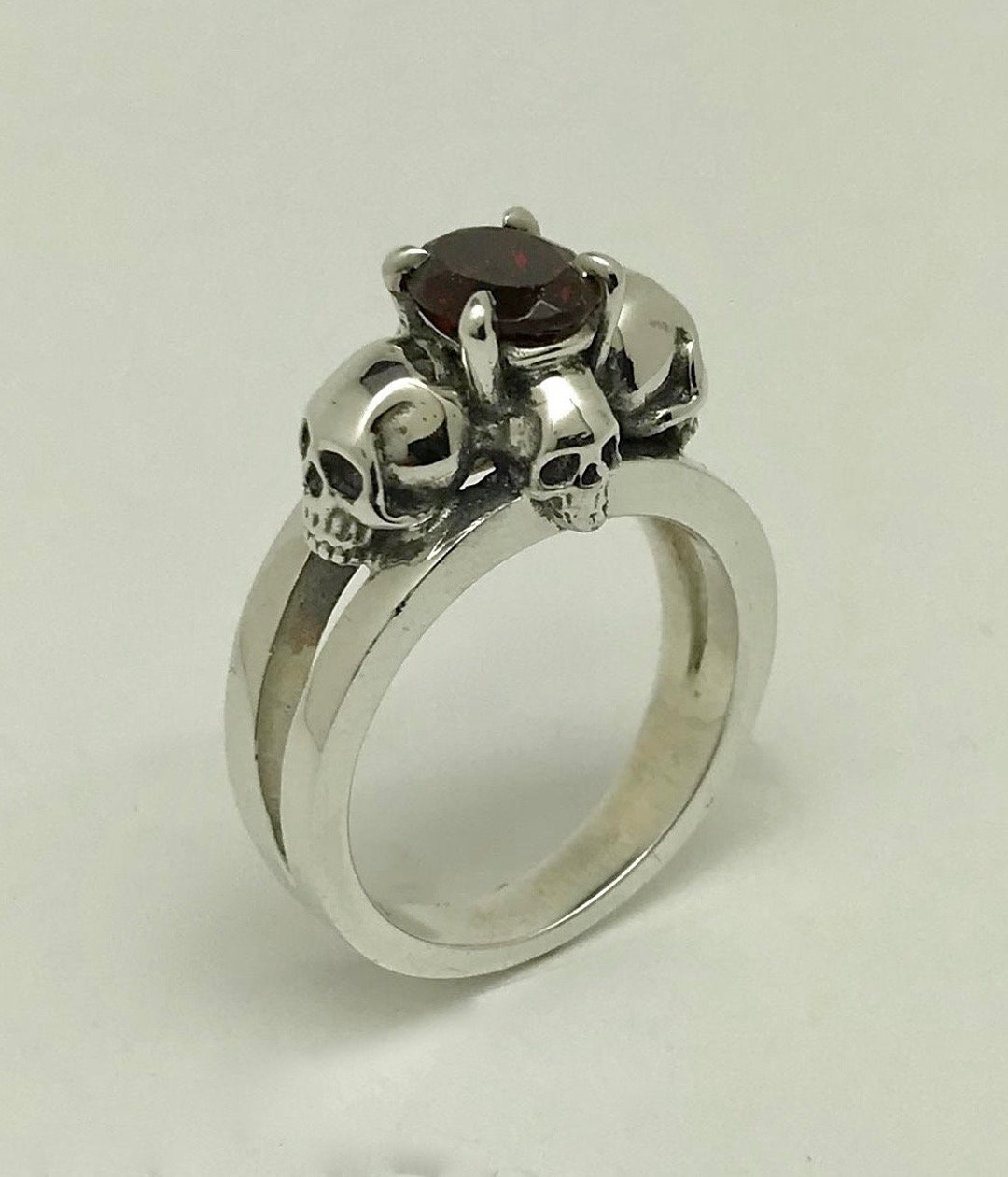Garnet 4 Skulls Ring - Etsy
