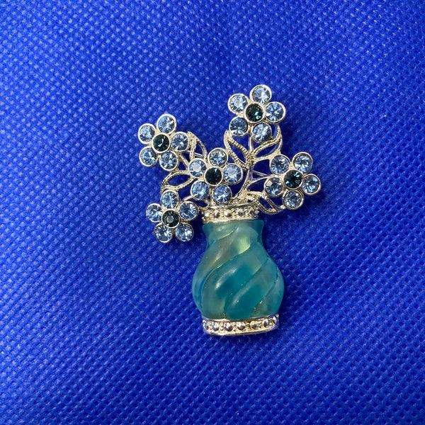 Avon Brooch - Etsy