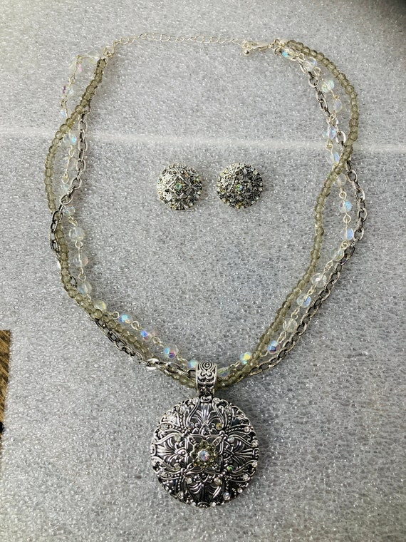 Hypoallergenic vintage avon amulet necklace earring s… - Gem