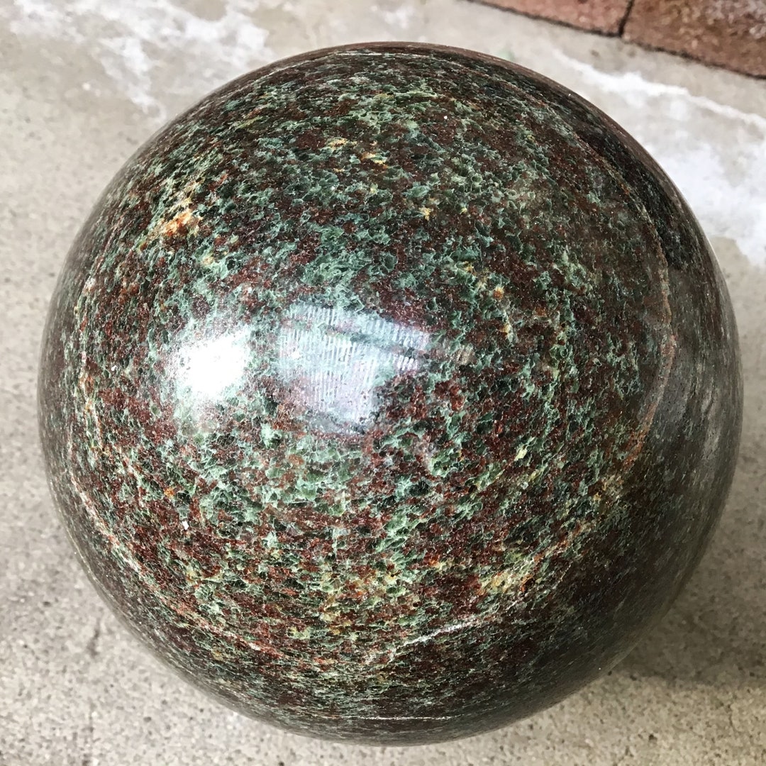 Large Garnet Crystal Ball/sphere - Natural crystal - 2,494 grams, 4 1/8 ...
