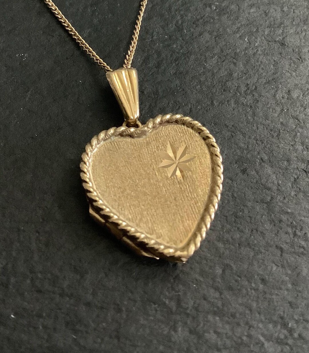 9ct Gold Heart Locket and Chain - Etsy