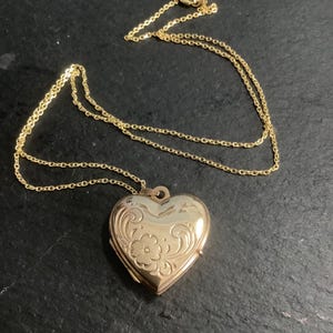 9ct Gold Heart Locket on Chain - Etsy