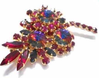 Red Vintage Brooch - Etsy