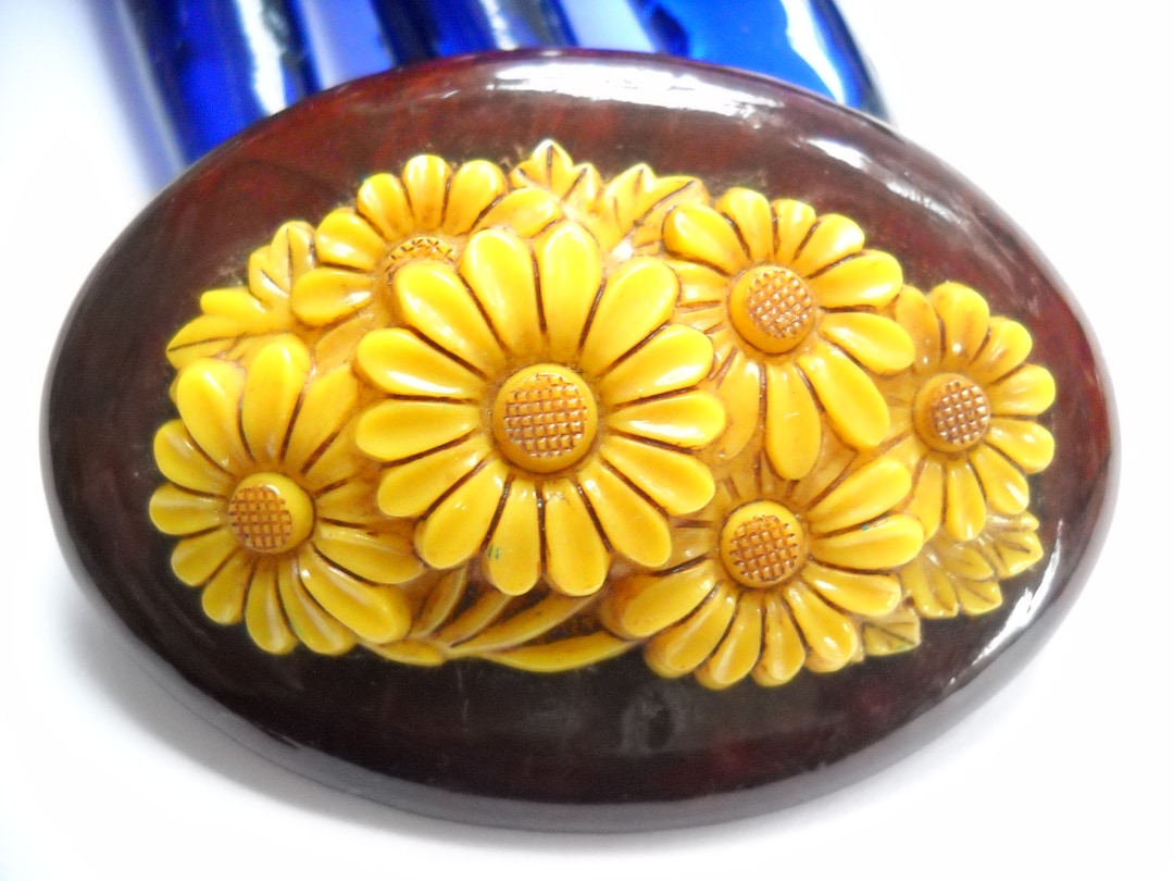 Vintage Brooch Celluloid Flowers Yellow Daisy Flowers on Wood Wooden ...