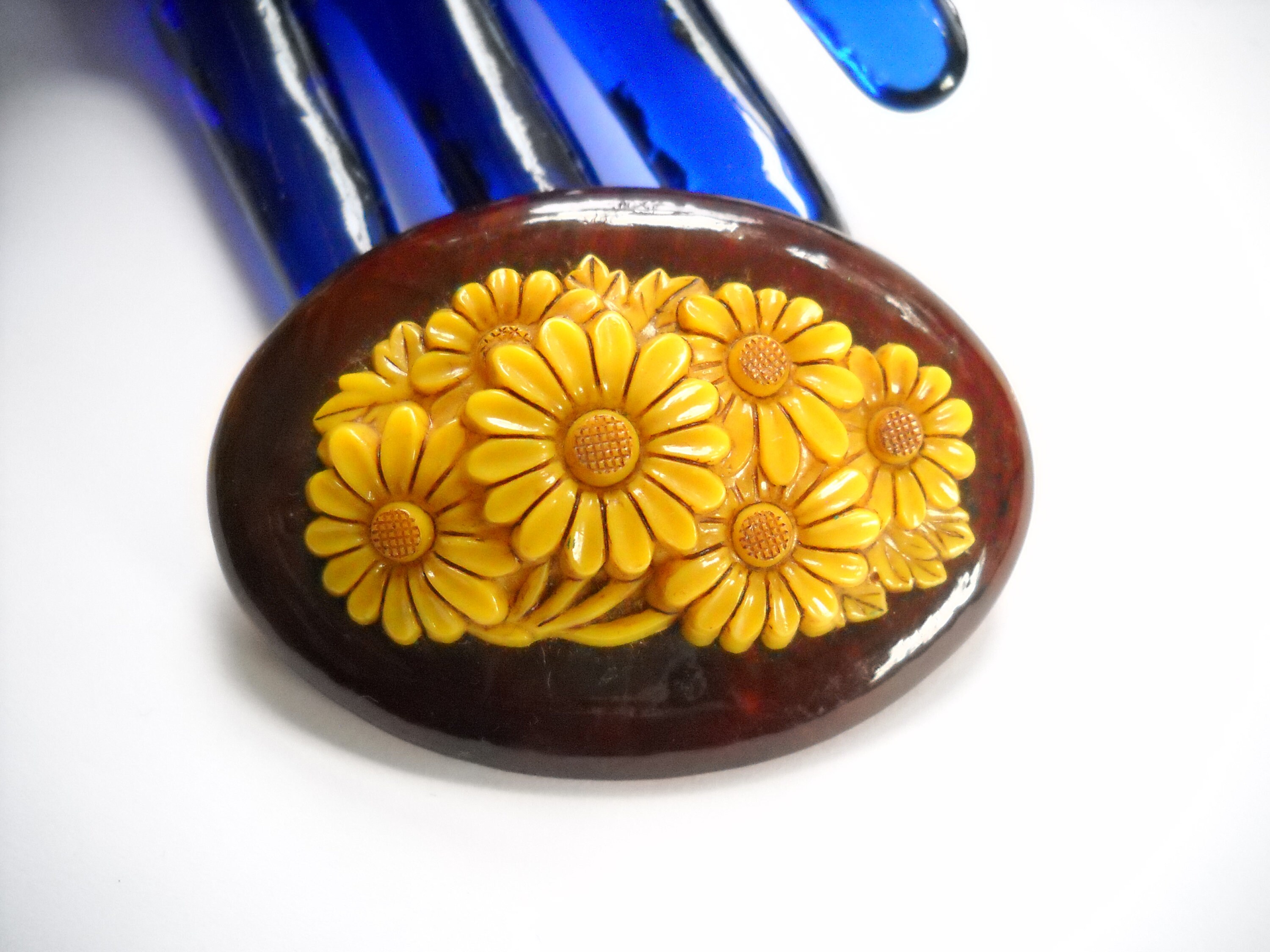 Vintage Brooch Celluloid Flowers Yellow Daisy Flowers on Wood Wooden ...