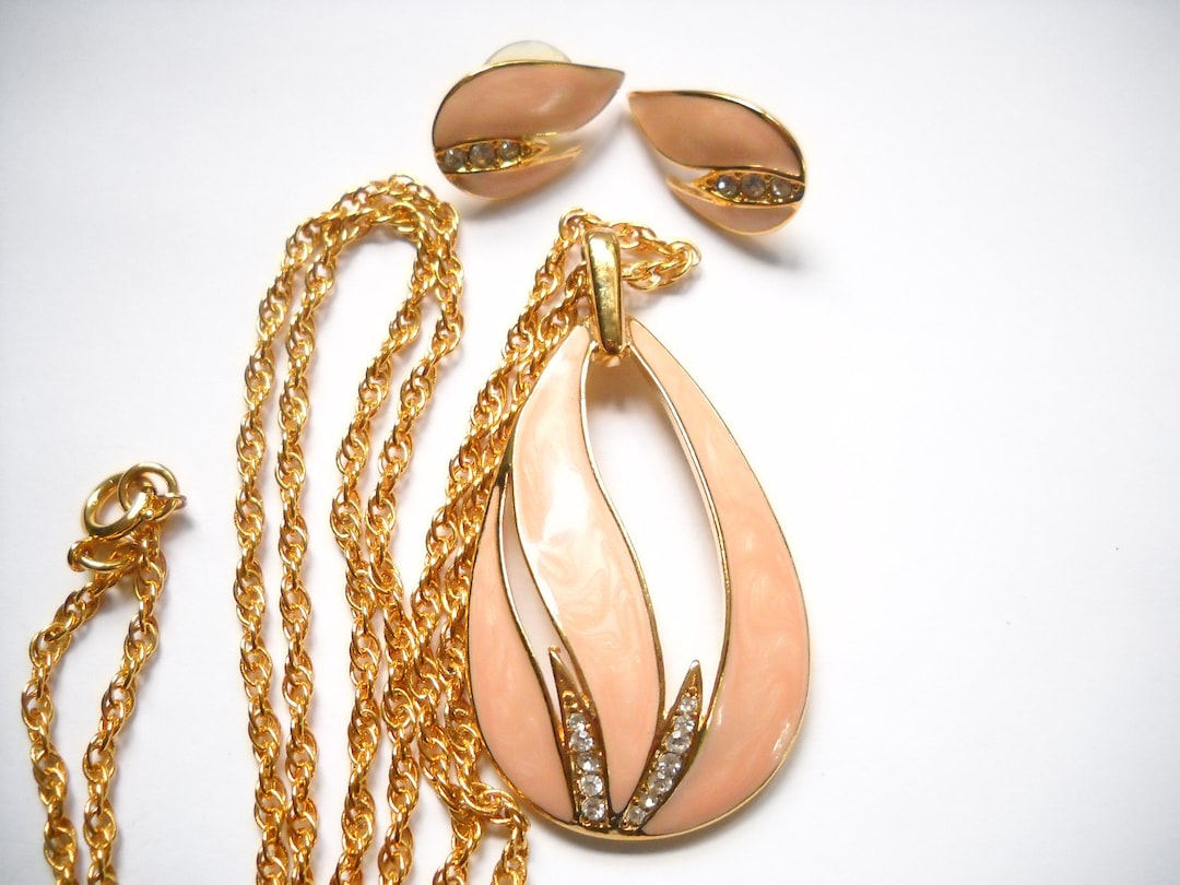 Vintage Trifari Set Necklace Post Earrings Pendant Pink Marble Enamel ...