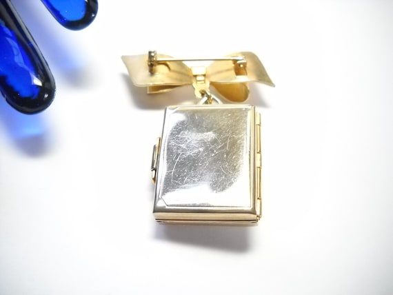 Coro Pegasus Photo Locket 4 fold out Brooch Guilloche… - Gem
