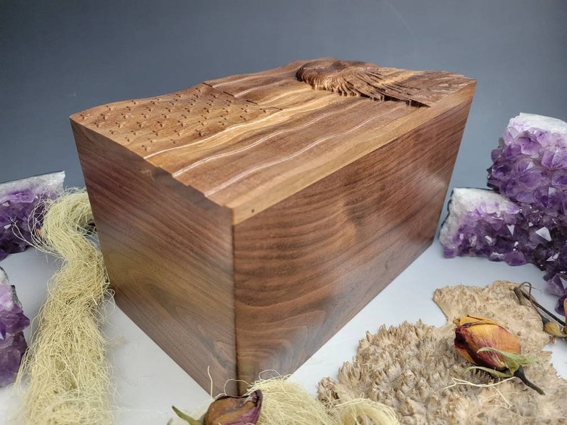 Patriotic Walnut Cremation Urn - Etsy