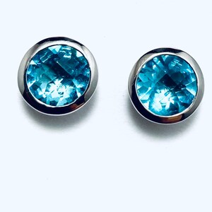 E80808B Classic Style Mt St Helens Blue Helenite Round 3ct Bezel Set ...