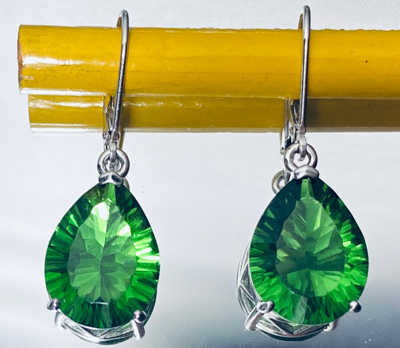 E61216L Tear-drop Mt St Helens Green Helenite May Birthstone - Etsy