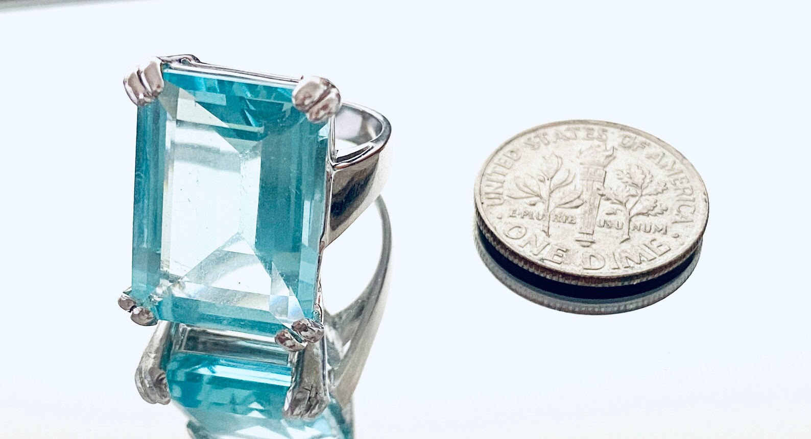 R0768B Classic Mt St Helens Blue Helenite November Birthstone Emerald ...