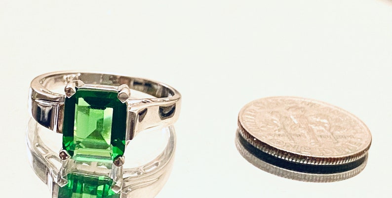 R2687R Classic Mt. St. Helens Ruby Red Helenite July | Etsy