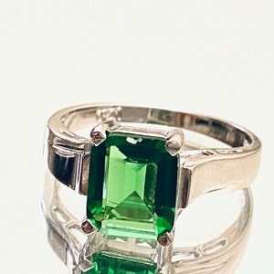 R2687R Classic Mt. St. Helens Ruby Red Helenite July Birthstone Emerald ...