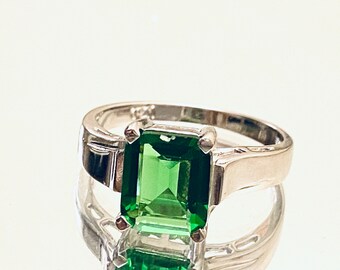 R0737S Classic Mt St Helens Helenite Emerald Cut Prong Set | Etsy