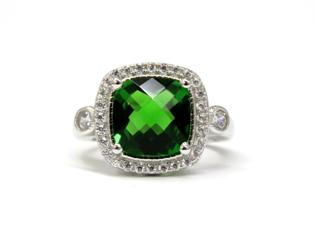 R4715 4.5ct. Victorian-style Forest Green Helenite Cushion-cut Square ...