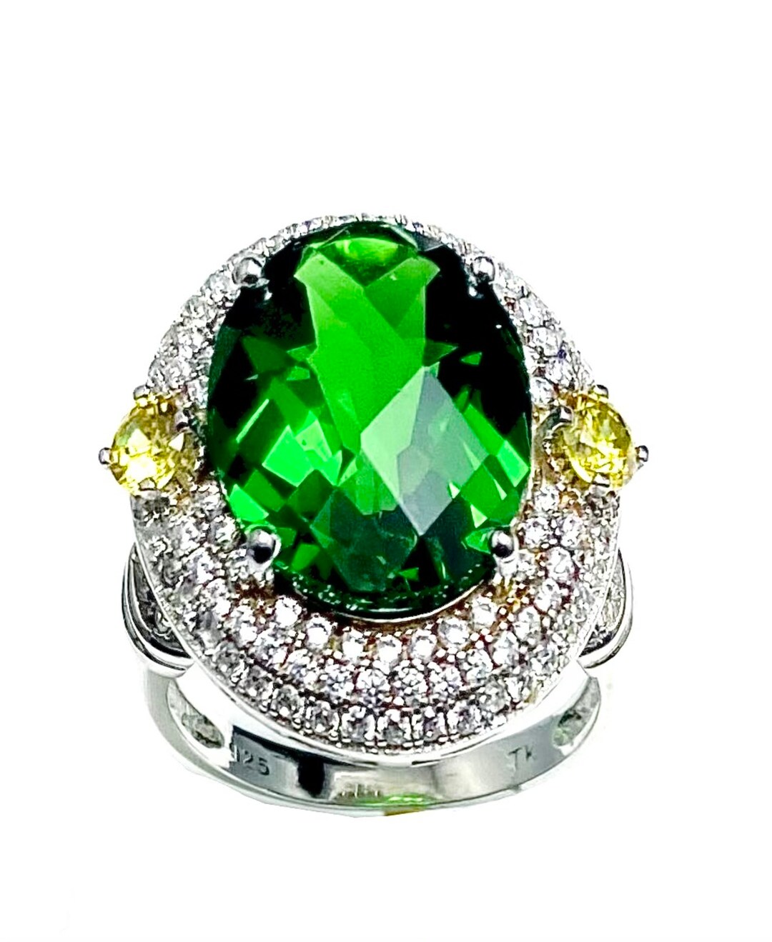 R6410 7.5ct. Large Victorian-style Forest Green Helenite - Etsy UK