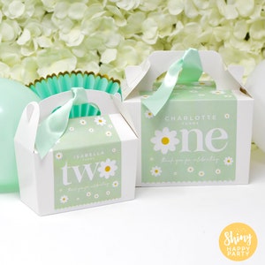 DAISY PETALS Flowers Personalised Party Box - Add Matching Paperie to ...