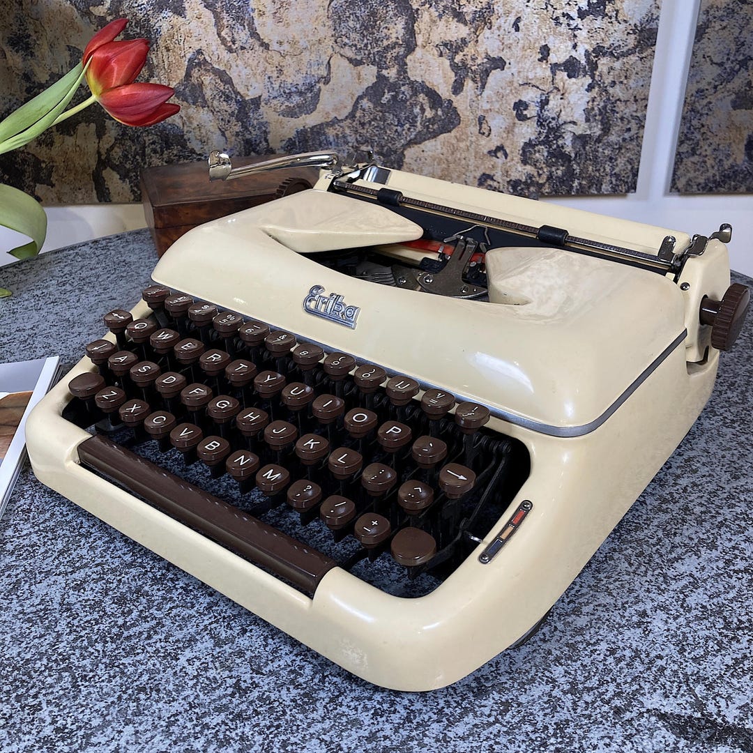 A Lovely Light Cream Colour Gives This Erika Typewriter the Perfect ...