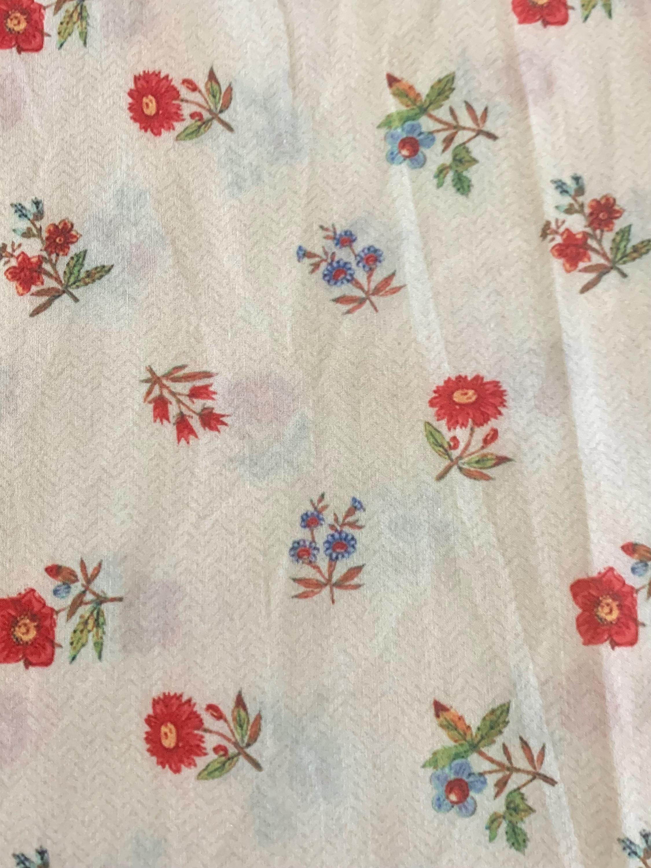 Muslin Fabric, Beige Muslin Printed Fabric, Floral Digital Print ...