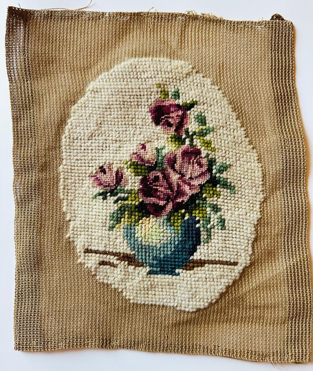 Charming Rose Needlepoint Design, Roses Vase Needlepoint, Petit Point ...