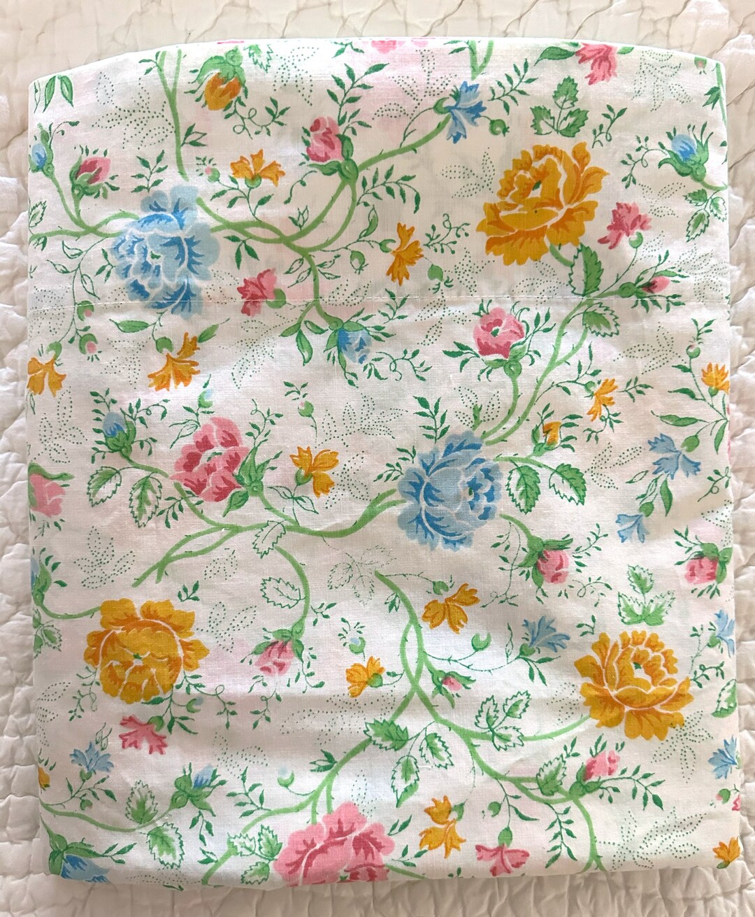 Bright Rose Floral Vintage Sheet - Etsy
