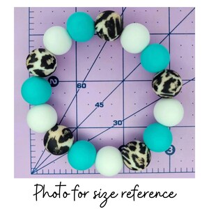 Green & Glitter Silicone Keychain Bracelet Elastic Wristlet Keychain ...