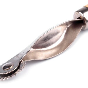 Tracing Wheel for Pattern Reproduction / Serrated Wheel for Fabric ...