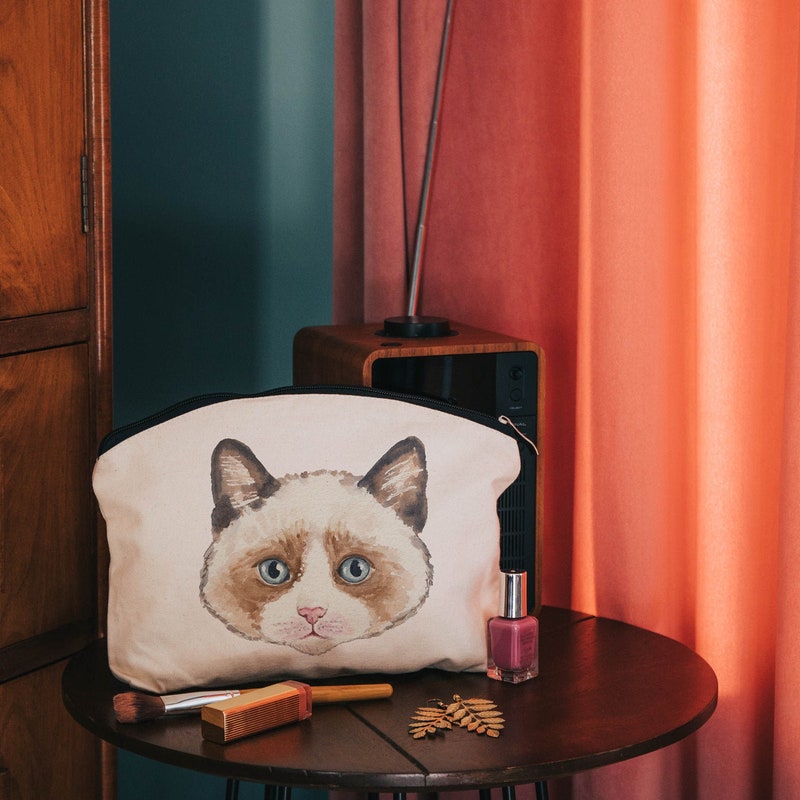 Cat Gifts - 60+ Gift Ideas for 2024