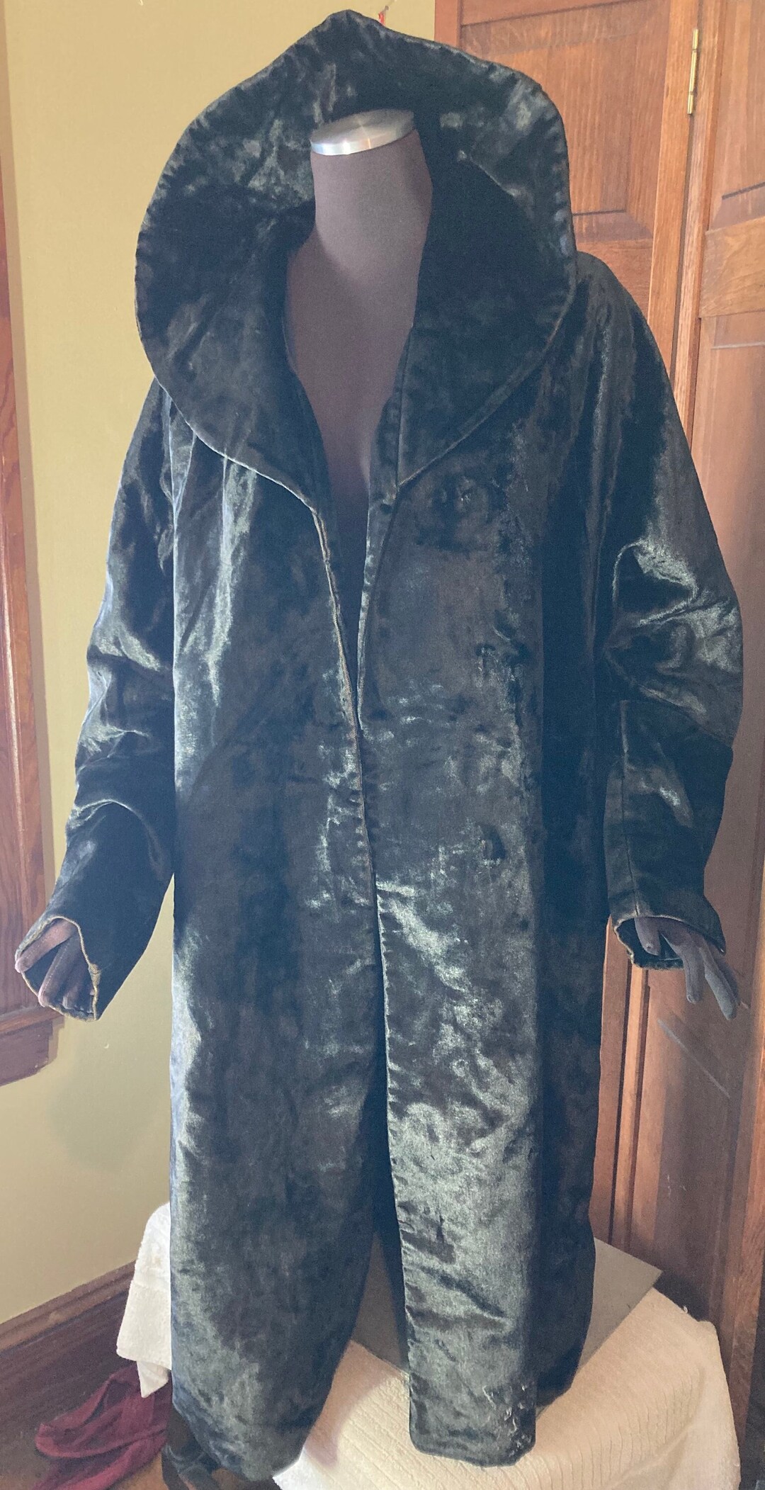 Just in Time for Winter 1920's 1930's Black Velvet Cocoon Coat Rare XXL ...