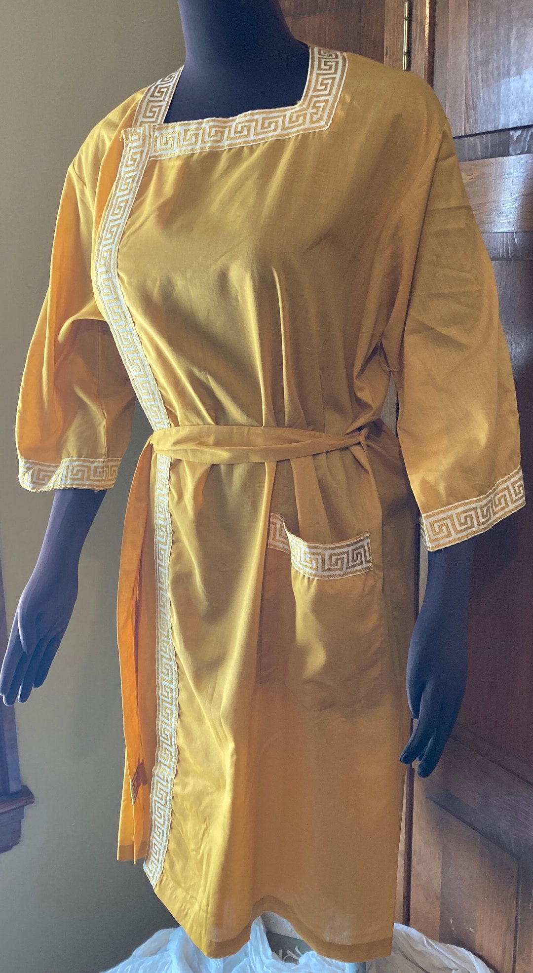 Vintage 1960's Gold Robe With Greek Key Trim Extra Large - Etsy