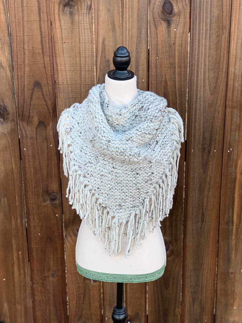 PATTERN: Knit Triangle Cowl. Scarf Fringe Quick Knit - Etsy