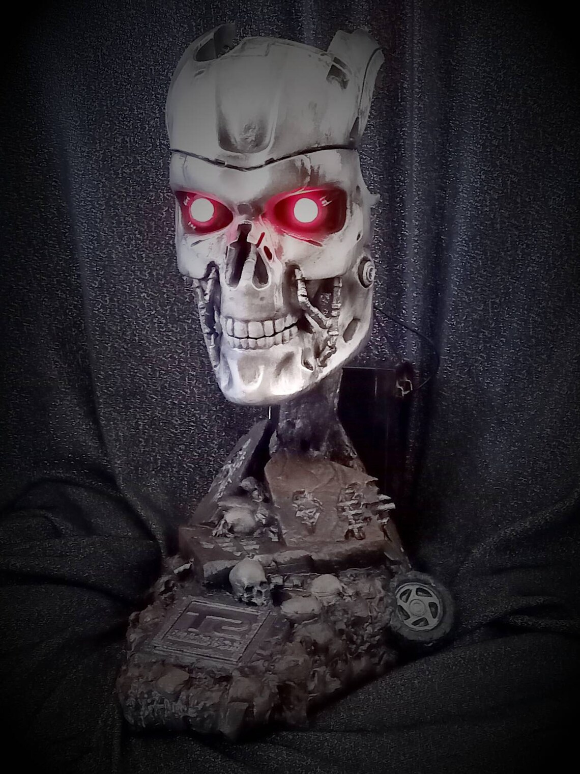 Terminator T-800 Statue - Etsy