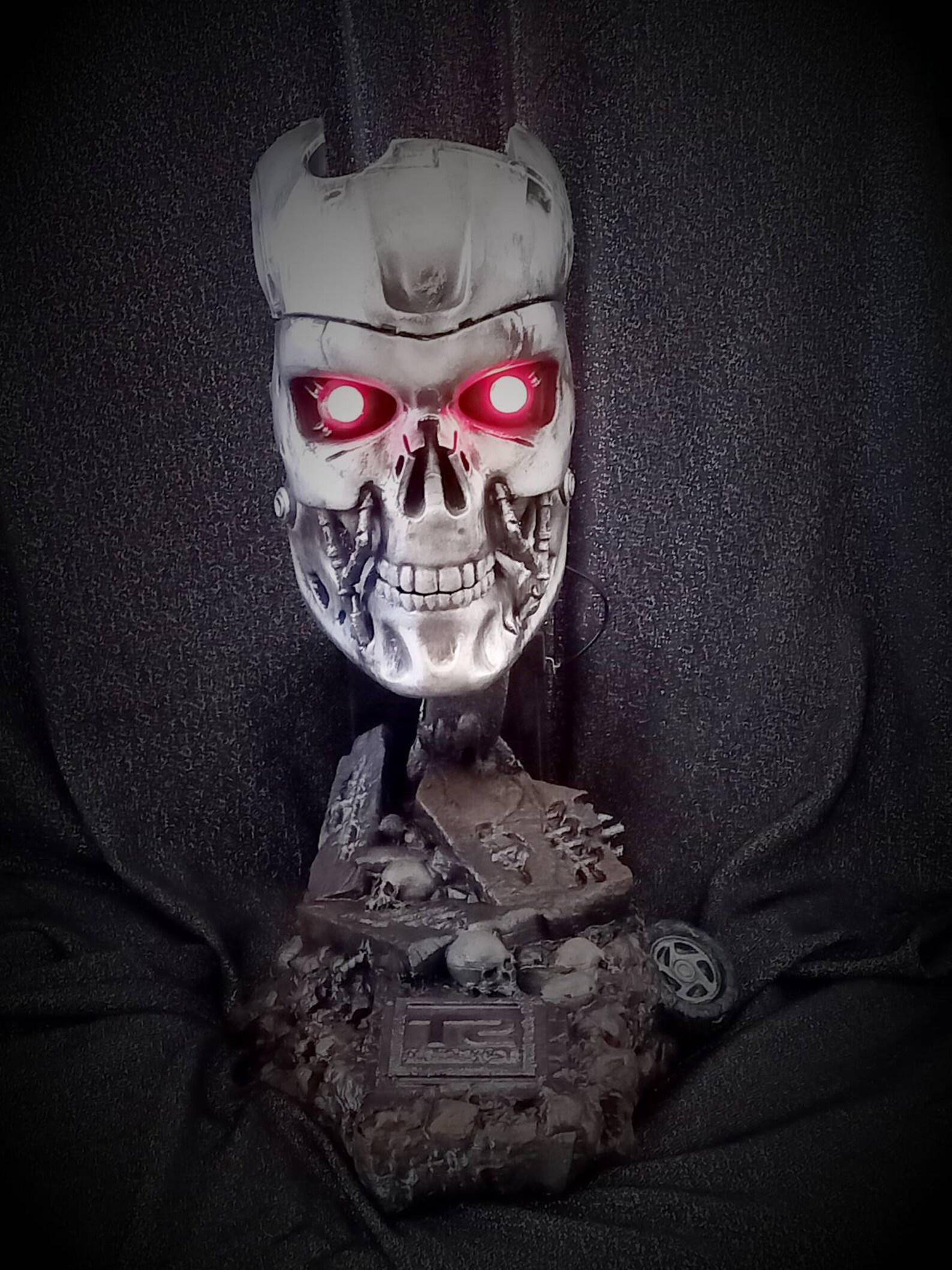 Terminator T-800 Statue - Etsy