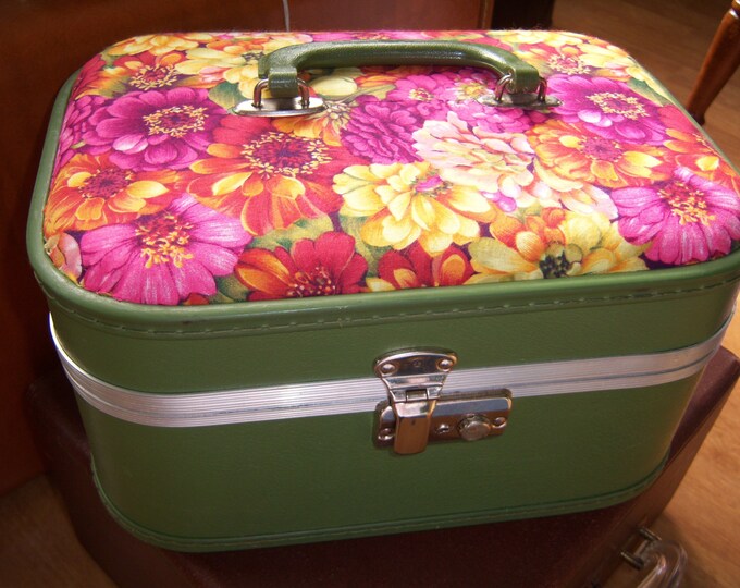 Train Case Upcycled Inside and Out - Etsy