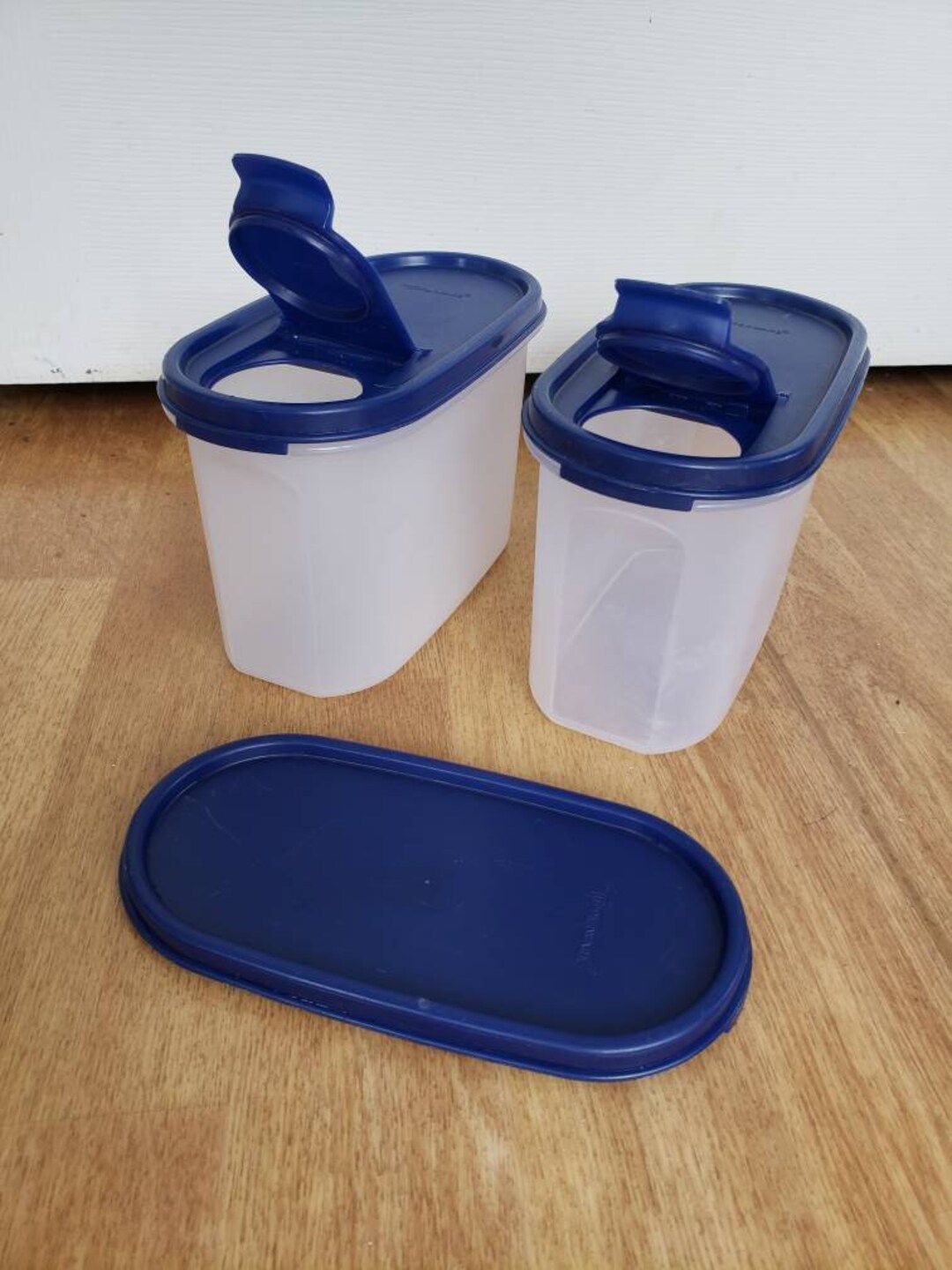 Tupperware Cereal Store and Pour Spout Measuring Cup 4 3/4 Cup You Get ...