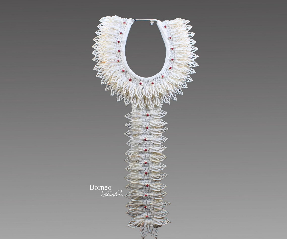 White Shell Necklace Ribbed Pointed Seashell Handwoven - Etsy