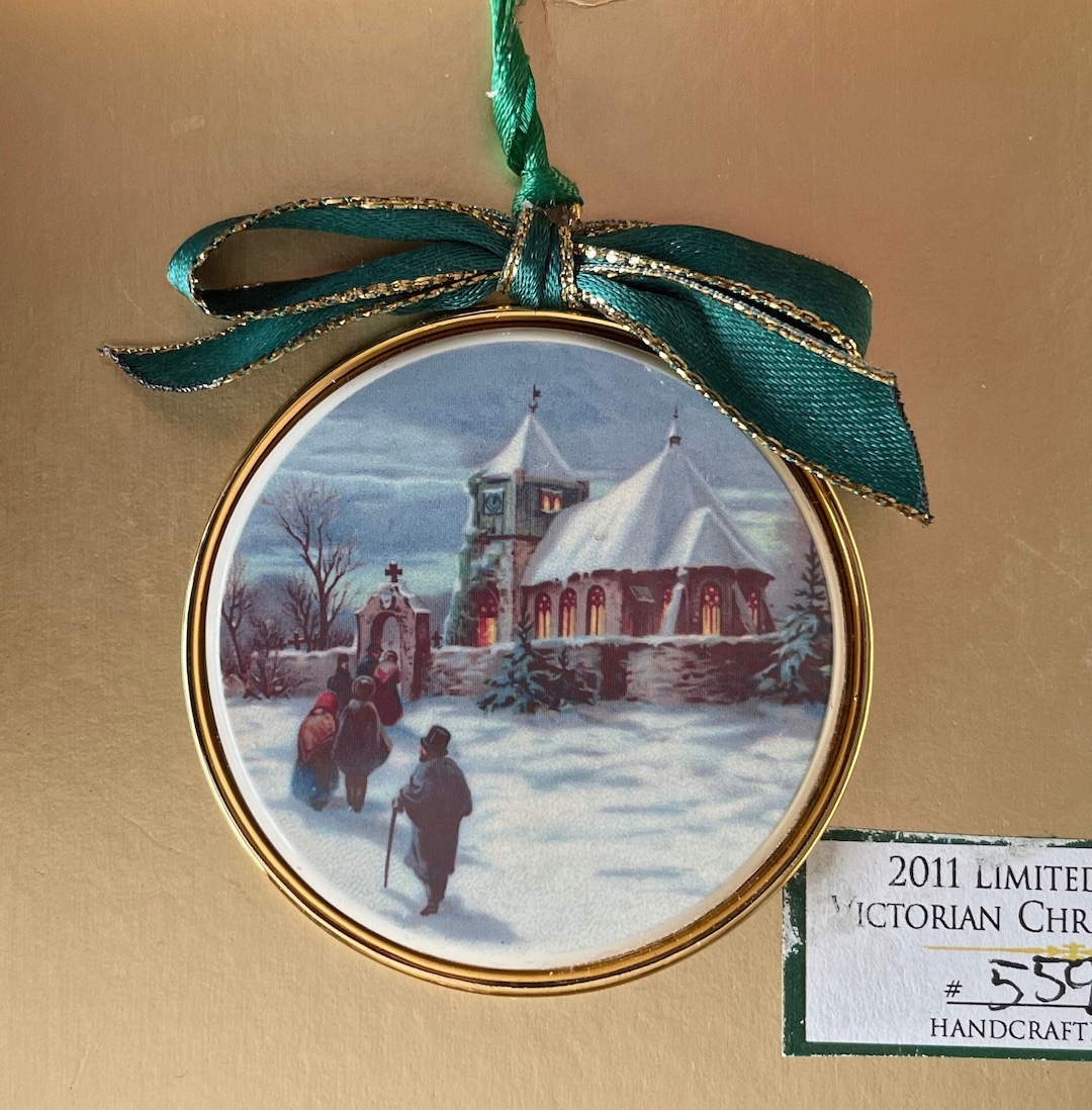 Victorian Christmas Service - Barlow Designs Porcelain & Gold Christmas ...