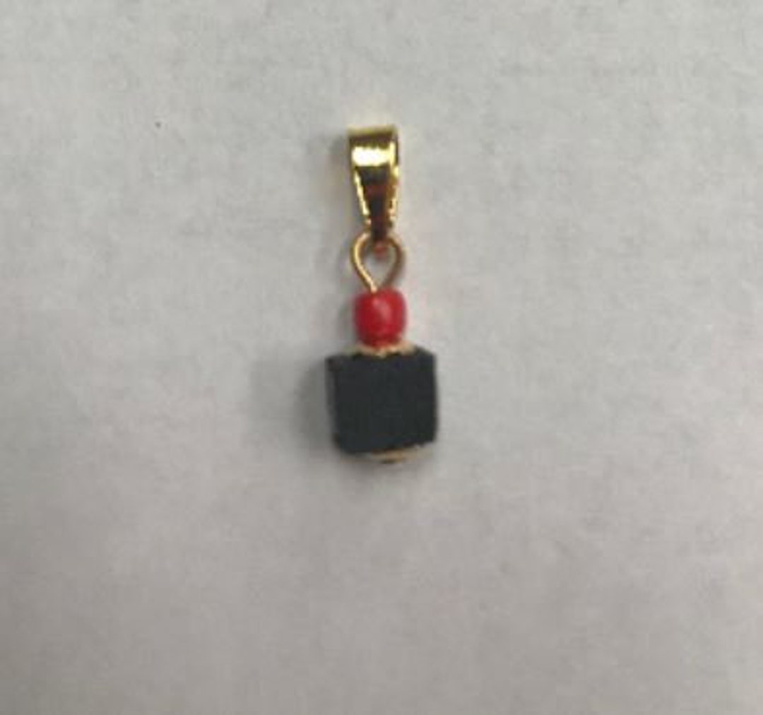 Azabache Amuleto Pequeno De Jet Con Coral Bead Santeria / IFA / Yoruba ...