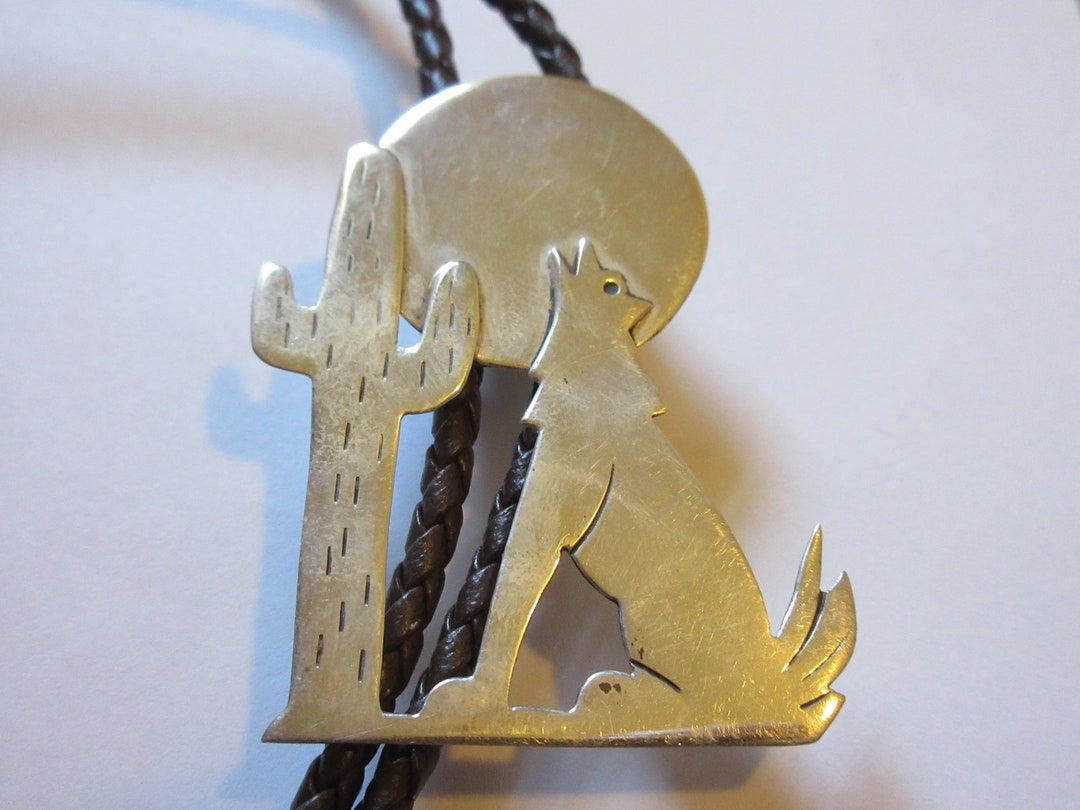 Wolf Bolo Tie, Sterling Silver Wolf Dog Coyote Howling at Moon Bolo Tie ...