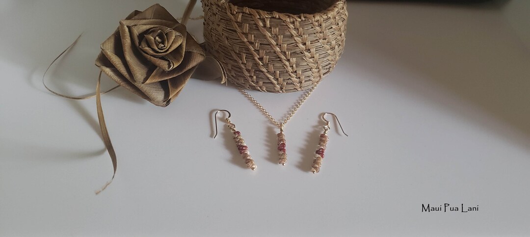 Simple Kahelelani Shell Necklace and Earring Set. Hawaiian Aesthetic ...