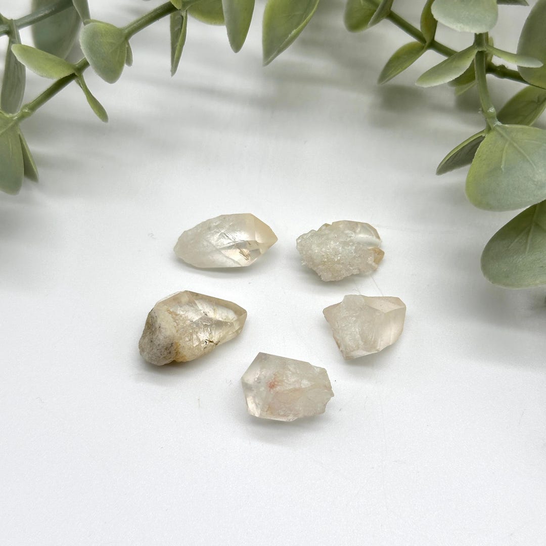 Set of 5 Mini Clear Quartz Crystal Points Perfect for Crystal Grids! - Etsy