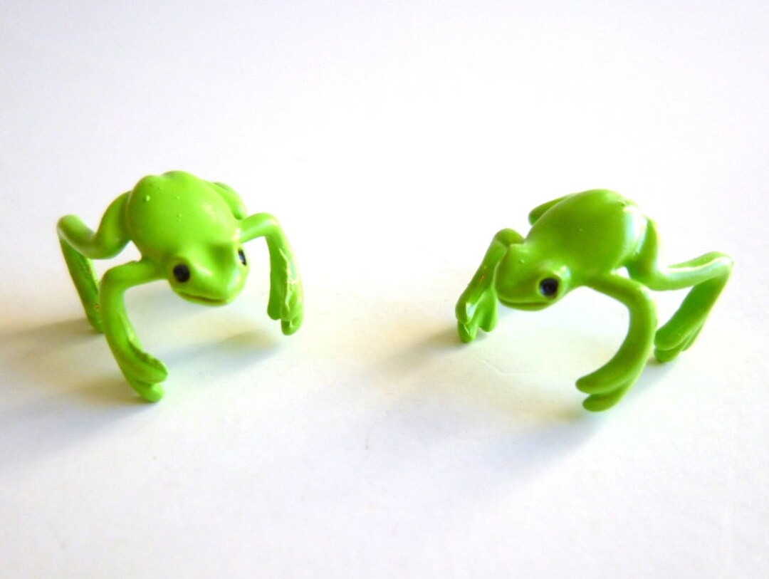Cute Frog Ear Clip for Girls, Adorable Little Frogs Clip on the Ear ...