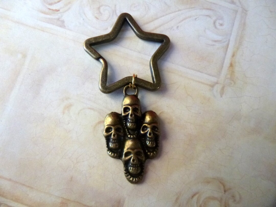 Personalized Skull Heads Key Chain: Gothic, K1 - Etsy